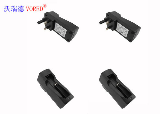Single Slot UK Plug Lithium Battery Charger Black Color Constant Current Charging