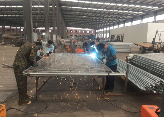 2.1mx3.5m with middle brace tube OD32mm steel tube wall thick 1.5mm temporary construction fence supplier