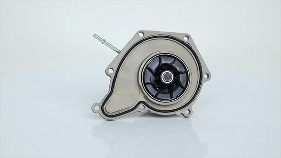 06E121018F Automobile Engine Cooling System Parts Water Pump For A4 Q5 Vw Touareg supplier