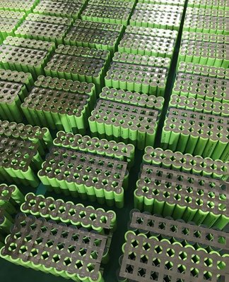220V/380V EV 21700 Automatic Double-Side Cylindrical Batteries 18650 Pack Spot Welding Machine