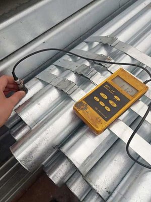 Din 2440 2448 mild steel pipe/carbon steel pipe galvanized pipe/BS 1387 / ASTM A53 black galvanized structure steel pipe