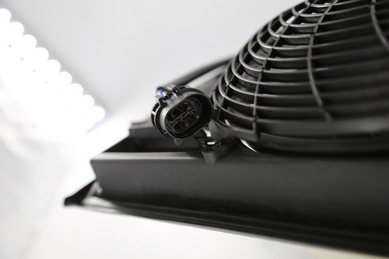 PP Material Auto Electric Radiator Cooling Fans / Vehicle Cooling Fan For BMW 5 OEM 64546921395