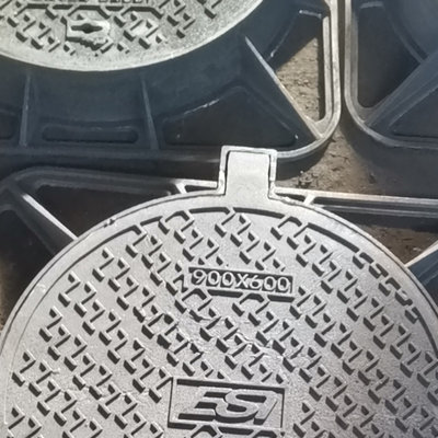 Cast iron manhole cover and frame and gully grating EN124