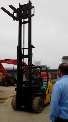 Komatsu forklift 5 tons,komatsu 4/10/15/30/100 ton forklift avaliable supplier