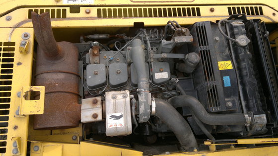 One year warranty komatsu excavator pc120-6,japan excavator pc60,pc200-5,pc200-6,pc200-7,pc200-8,pc220-6 for sale supplier