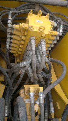 Used PC60-7 mini excavator,also pc120,pc200-5,pc200-6,pc200-7,pc200-8,pc220-6 komatsu excavator for sale supplier