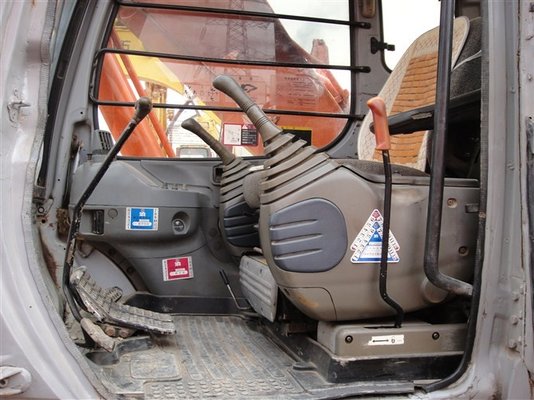 EX200-5 japan hitachi excavator,also EX200-1,EX200-2,EX200-3,EX200-6,EX200-7 avaliable supplier