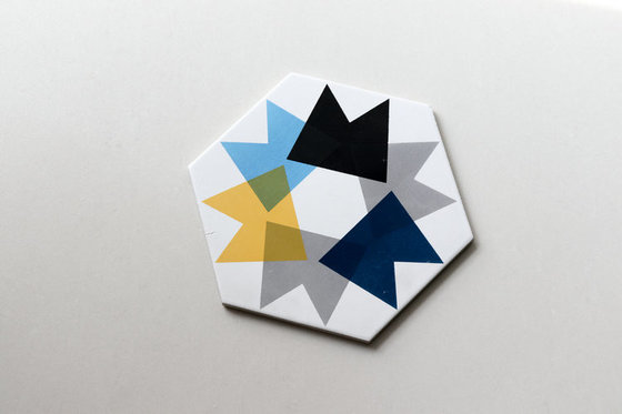 Hexagon de Keramische tegel Matte Oppervlakte van de hoogwaterabsorptie voor Restaurant/Hotel