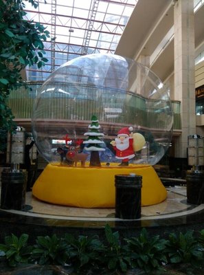 Boule de cristal décorative de la publicité de Noël gonflable clair fait sur commande de produits
