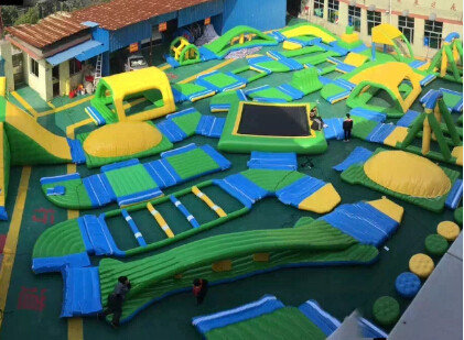 Jeux géants gonflables de sports aquatiques de parc d'attractions/île de flottement pour l'océan