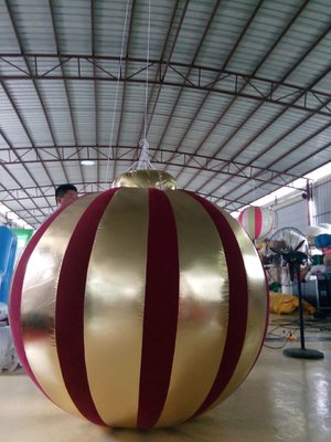 Ballon gonflable de vol d'hélium de boule gonflable de la publicité de boule de décoration de Noël