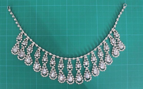 Silver and clear Women Handmade Rhinestone Alloy necklace for girls dress