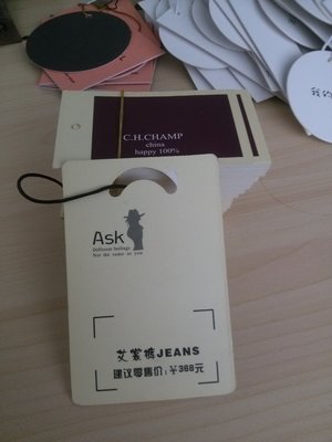 Permanent Adhesive Custom Printed Clothing Tags Paper For Garment / Bag