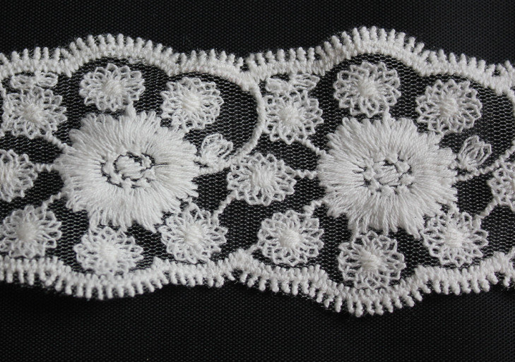 5.5cm Flower Decorative Lace Trim , Cotton Water Soluble Lace Trimmings