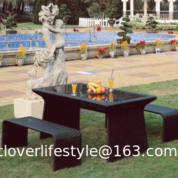 Wicker dining set with aluminum frame by Clover Lifestyle