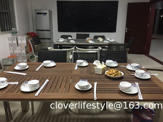 Wicker dining set with aluminum frame by Clover Lifestyle