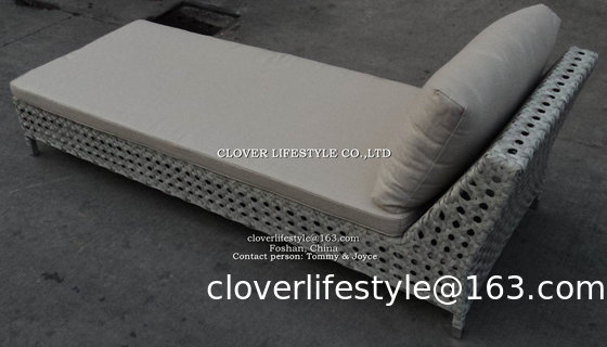 Flat wicker sun lounger for Hotel, Garden and Beach by Clover Lifestyle Outdoor Furniture China