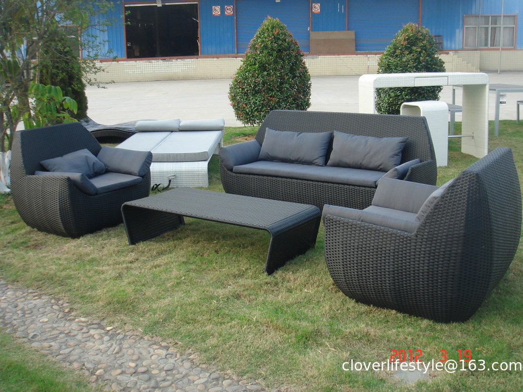 Bear wicker sofa set with coffee table for Hotel, Garden and Beach by Clover Lifestyle Outdoor Furniture Sofa Set