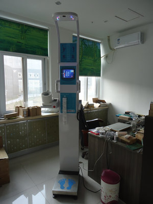 DHM-600A Ultrasonic Electronic Sensor Mechanical Beam Physician weighing Scale with Height Rod board