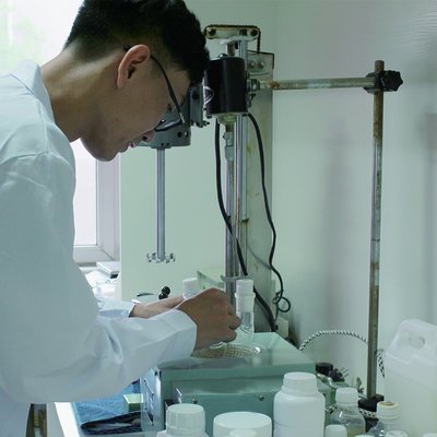 China textile chemical good waterproof and breathable fabric water repellent agent