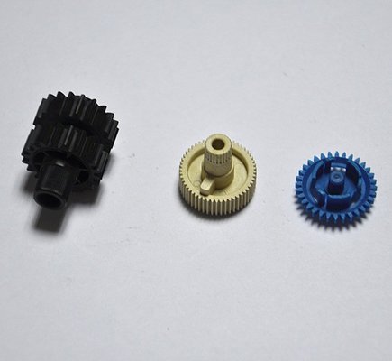 Colorful Small Straight Tooth Plastic Pinion Gears Injection Plastic Modling Type