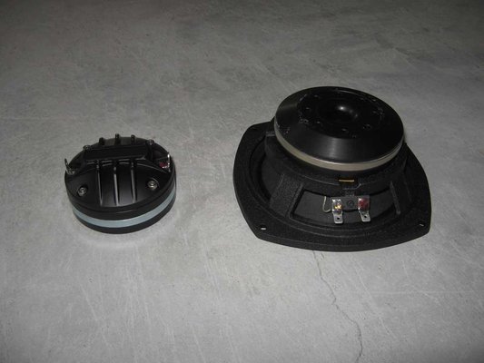 Audio Pro Full Range Speakers With Subwoofers / Line Array Column Speaker