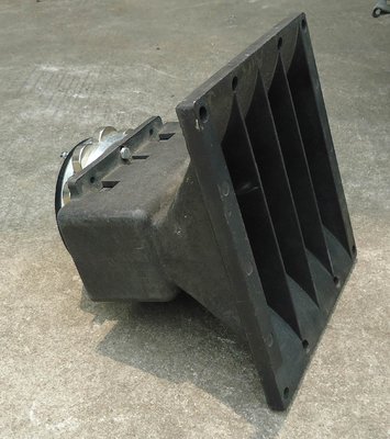 Single 12&quot; 100W line array speaker stands 90º Nominal Horizontal Coverage