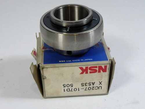 NSK UCF207D1 Square flanged units cast housing set screw type