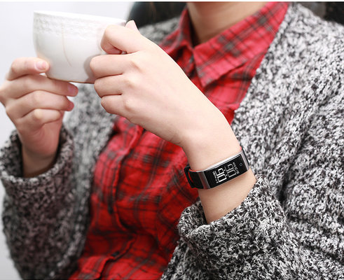 Outdoor Sport	Smart Movement Bracelet  Fitness Tracker With Heart Rate Monitor