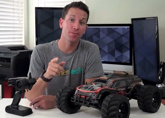 Walk Upright RC Brushless Cars Off Road Electric 4WD RC Truggy 100 km / hour