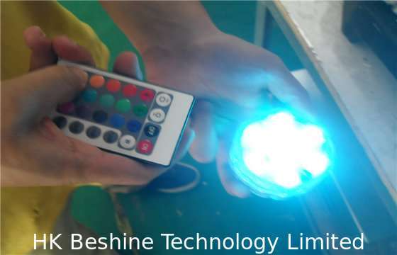 IP65 Wireless Remote Control LED Submersible Light With 3 Pieces AAA Battery