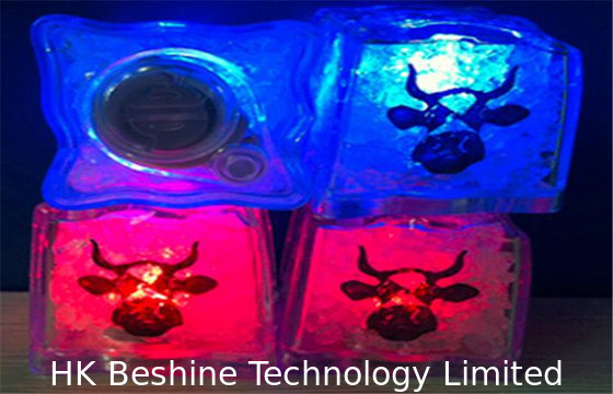 Water Sensor Diamond Blue Pink LED Ice Cubes / Lighted Ice Cubes For Drinks