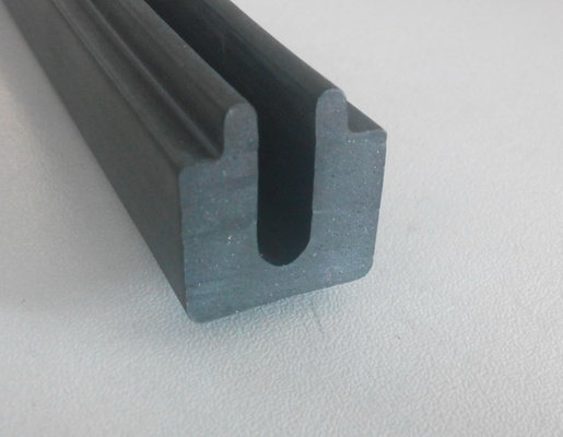 Extrusion U - Shaped Rubber Seal , Mechanical and electrical equipment box sealing strip