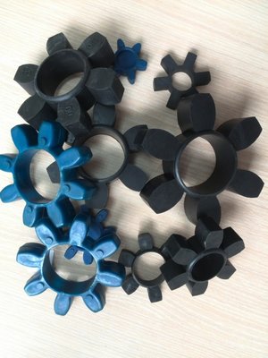 Durable Star Rubber Coupling Molding Rubber Parts / Automotive Rubber Accessories