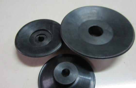 Aging Resistant Compression Molded Rubber Parts Flexible Silicone Chloroprene Rubber Sucker
