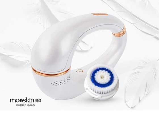Portable Skin Rotating Face Cleansing Brush , Automatic Face Brush For Men