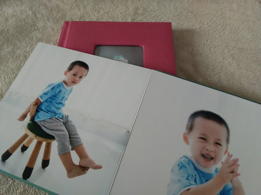 Waterproof 11x14 Friends / Baby Fabric Covered Photo Album With Window