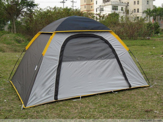 Poids léger augmentant la tente de camping de 4 personnes imperméable avec 190T le polyester/une garantie d'an