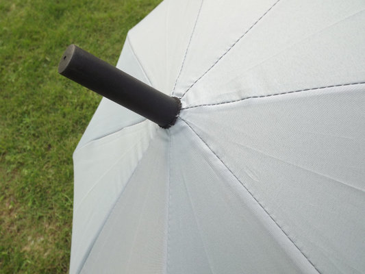 UV blancs protègent les parapluies faits sur commande argentés de golf de pongé avec la poignée d'EVA 23 pouces
