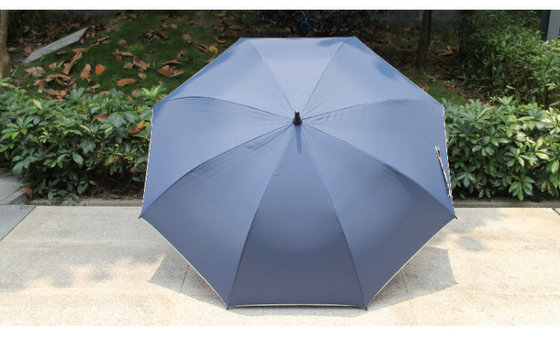 Le rouge fait sur commande résistant de parapluie de golf de vent pour 2 personnes avec le coeur transfèrent l'impression