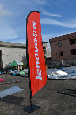 Support de bannière de drapeau de Lenovo Promotioanl avec des drapeaux de base plate en métal/publicité extérieure