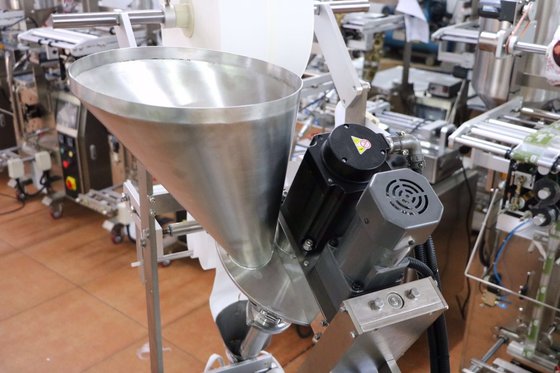 Automatic Powder Filling Sealing Machine 20cm bag width
