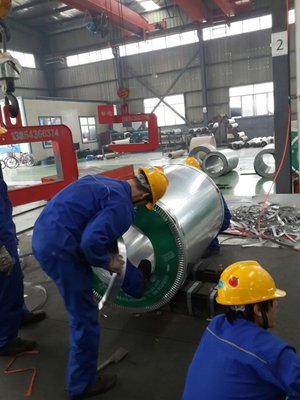 ISO9001 標準的な SGCC の色によって塗られる鋼鉄コイル/紫外線抵抗力がある電流を通された鋼鉄コイル