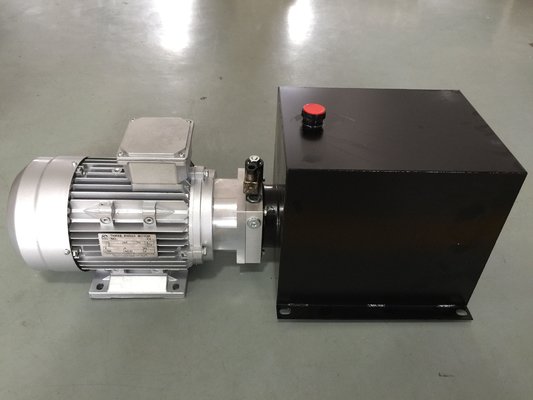 上昇テーブル AC 380V 正方形の鋼鉄タンクが付いている単動水力の単位