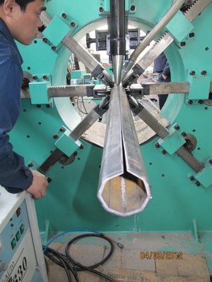 Automatic 340 / 14000mm Light Pole Shut-Welding Machine , Tube welding machine