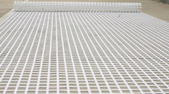 PVC Coated Fibreglass Pavement Reinforcement Geogrid Excellent UV Resistance