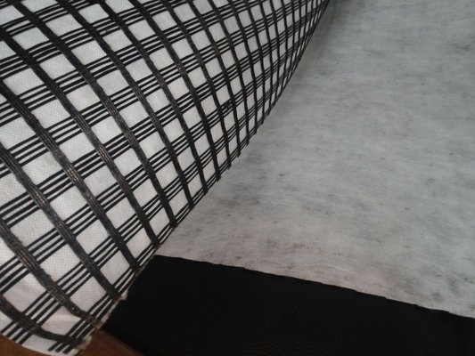 Multi Layers Geocomposite Geogrid Fibreglass / Plastic / Polyester Material
