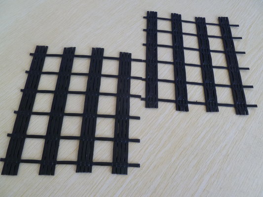 OEM Service Asphalt Reinforcement Geogrid Warp Knitted Black Color Tear Resiatance