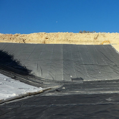 Reinforced Polyethylene Pond Liner , Anti - UV Hdpe Geomembrane Sheet