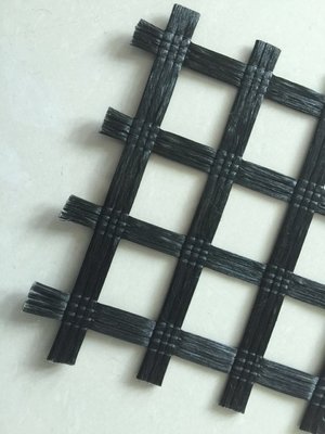 20KN - 1300KN Polyester Retaining Wall Geogrid PVC Coating Wrap Knitted